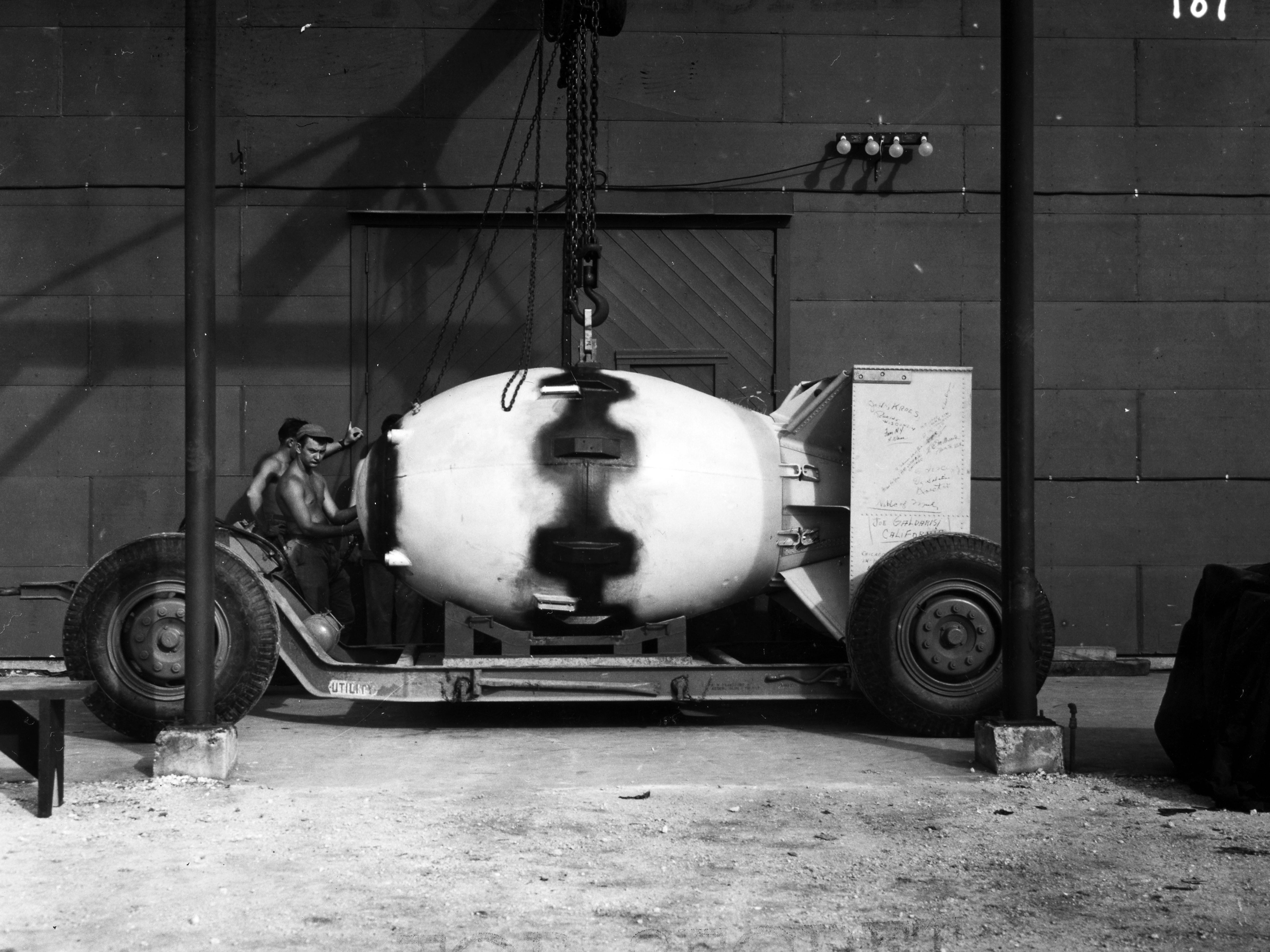 Bombing of Hiroshima and Nagasaki - Causes, Impact & Deaths | HISTORY