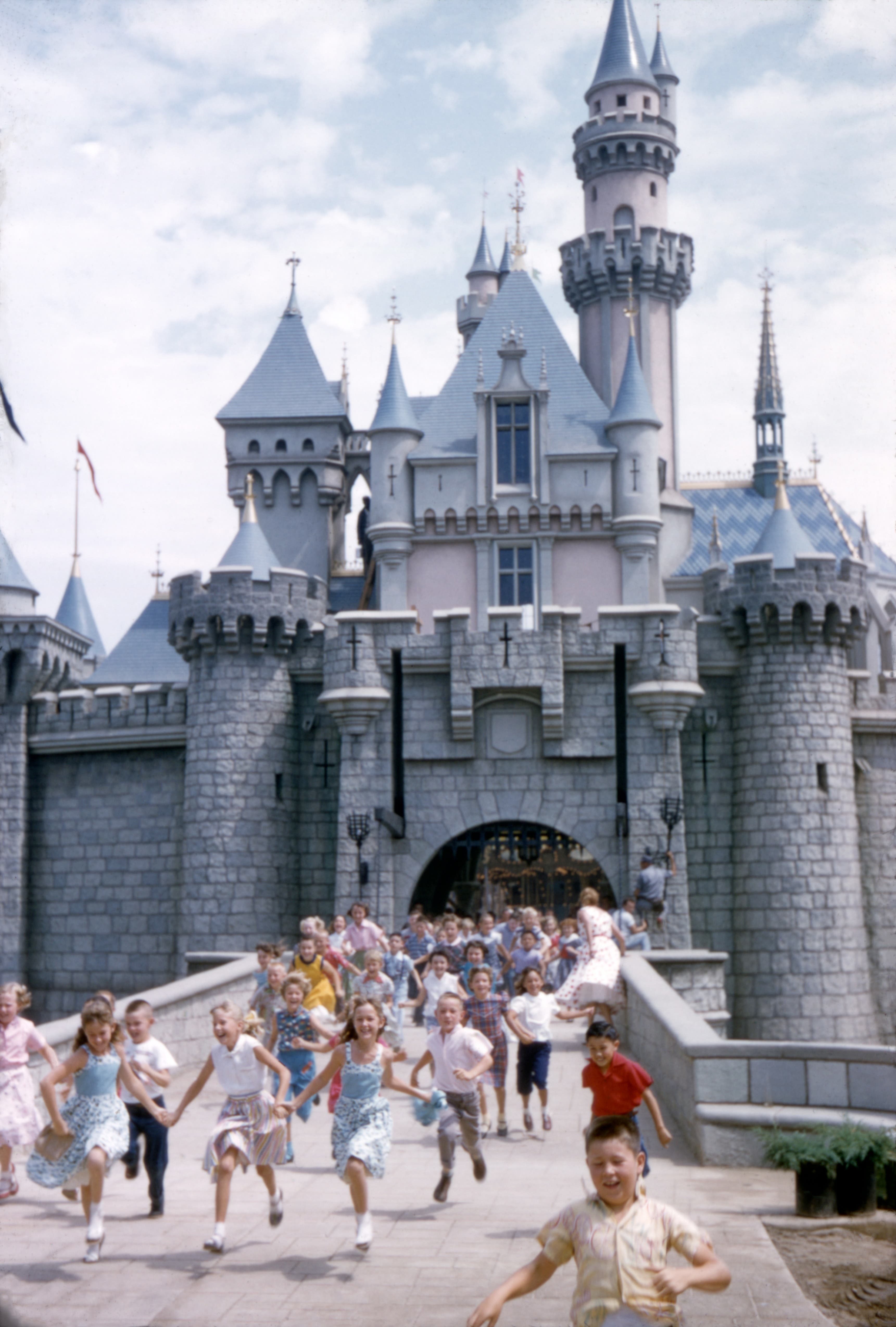 Disneylands Glitch Filled Opening Day History