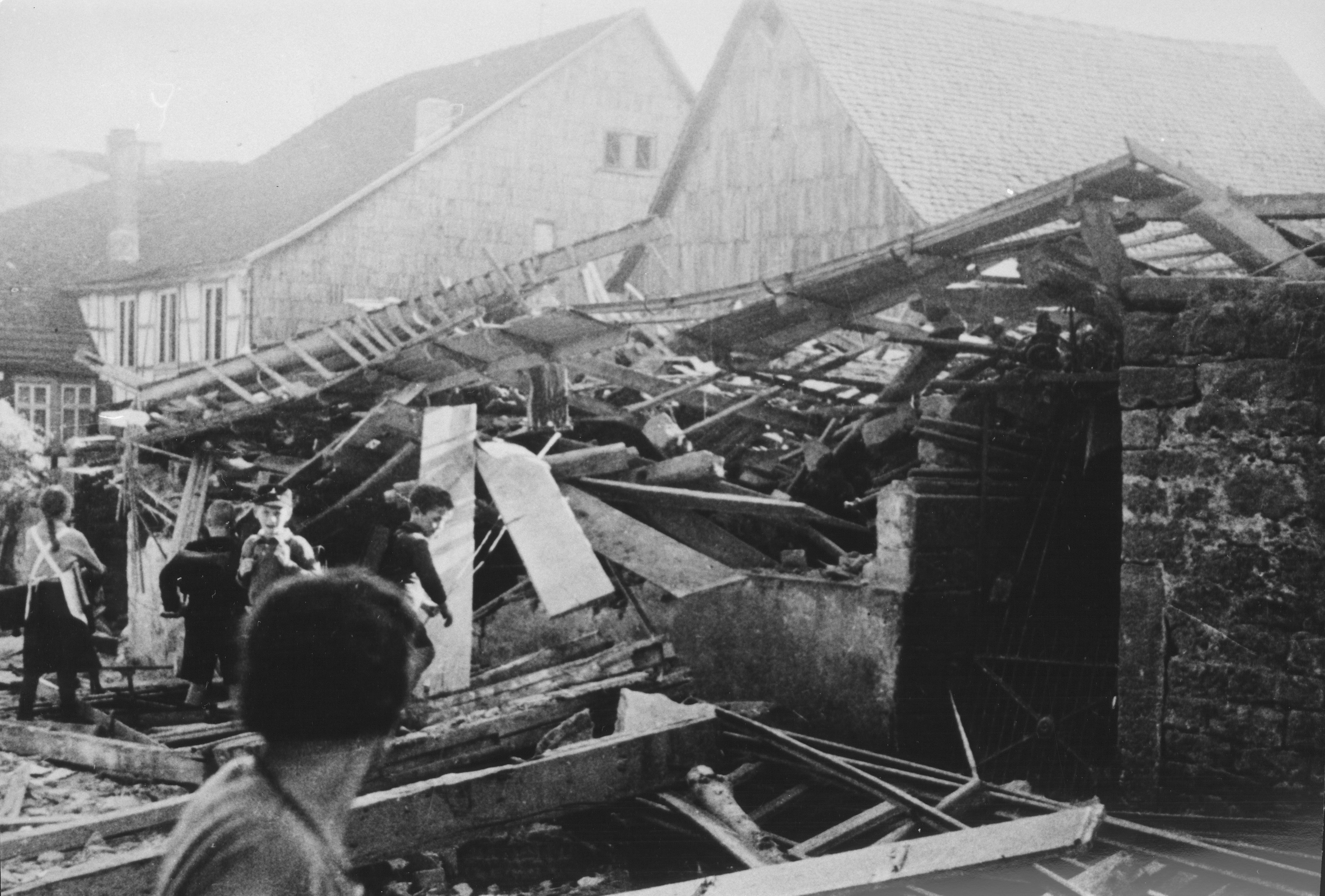 10 Kristallnacht Photos That Capture the Horror of 'The Night of Broken ...