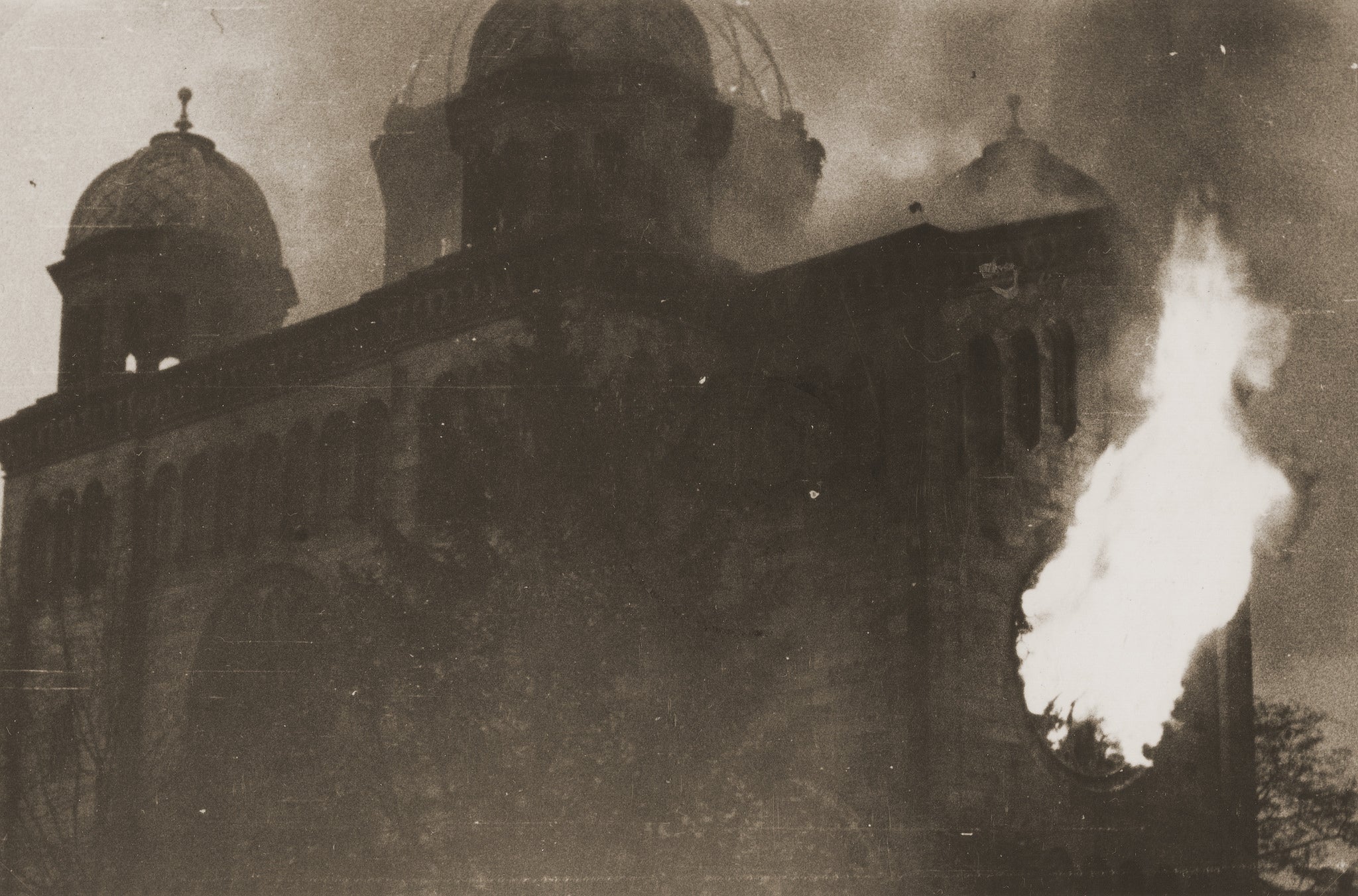 10 Kristallnacht Photos That Capture the Horror of 'The Night of Broken ...