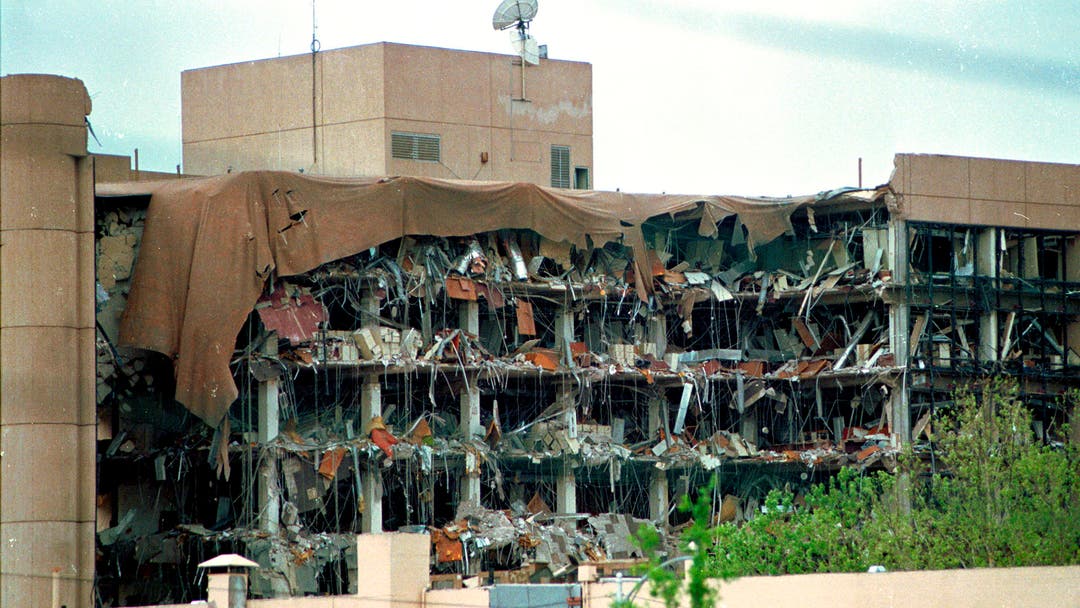 1990s: Peace, Prosperity and the Internet | HISTORY