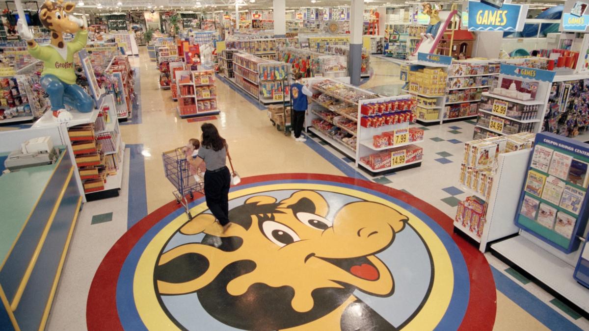 Inside the Rise and Fall of Toys ‘R’ Us | HISTORY
